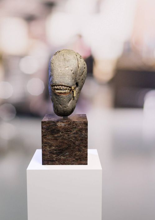 The laughing stone – ARTLETonline