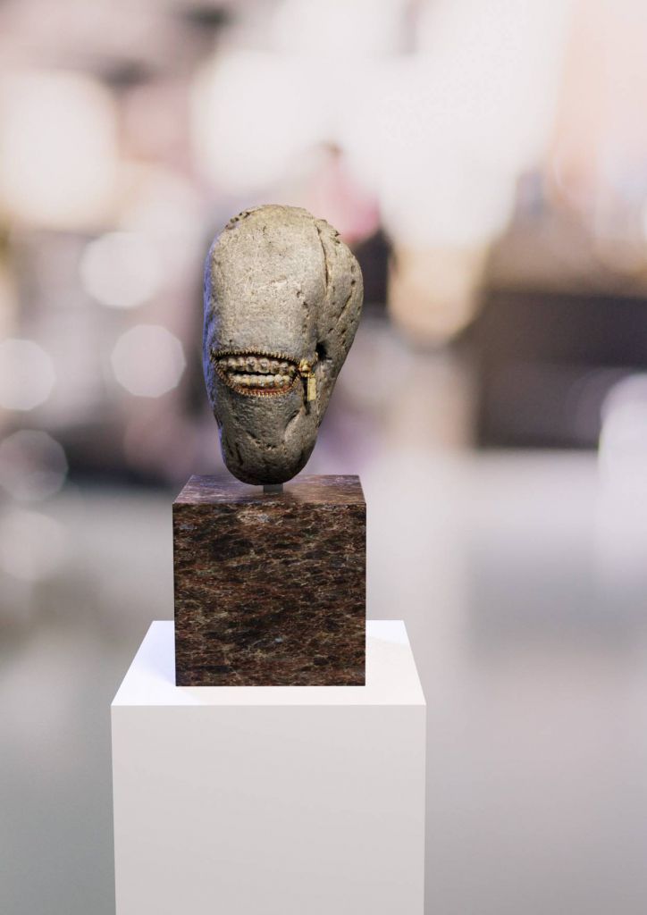 The laughing stone – ARTLETonline